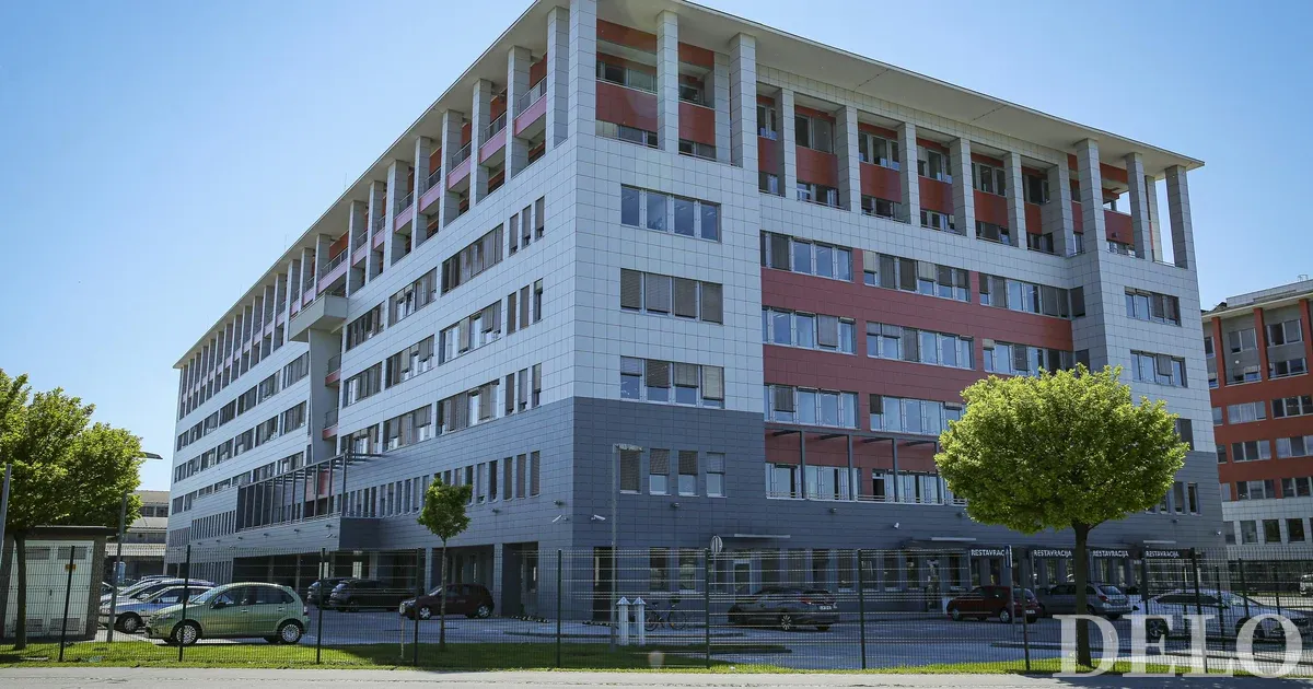 NPU s hišnimi preiskavami pri Roku Snežiču NPU s hišnimi preiskavami pri Roku Snežiču