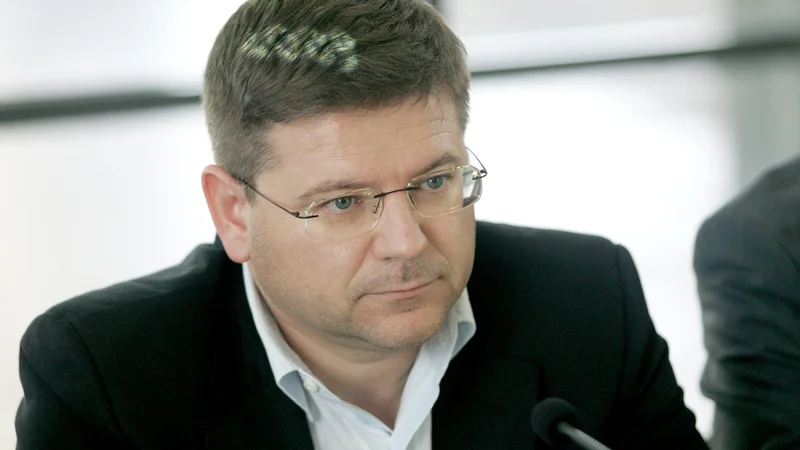 Peter Ješovnik z ministrstva za finance v OECD - Delo Peter Ješovnik z ministrstva za finance v OECD - Delo